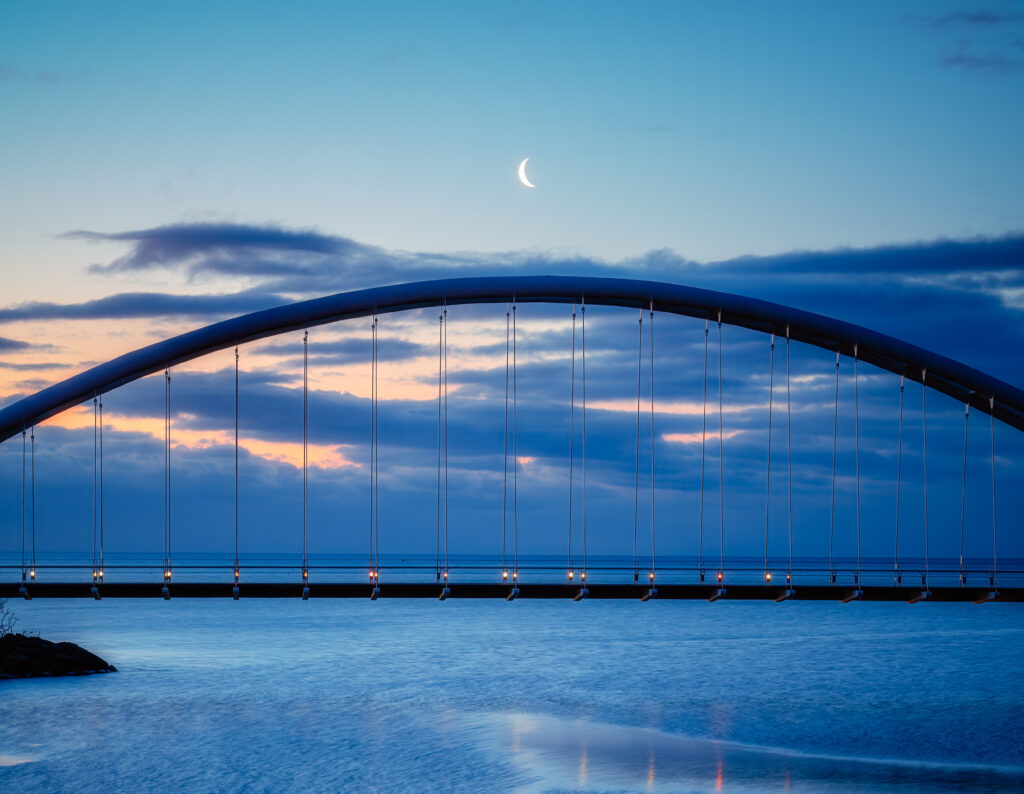 It's the 28th Anniversary of the Humber River Bridge, the landmark gateway to Humber Bay Shores ...